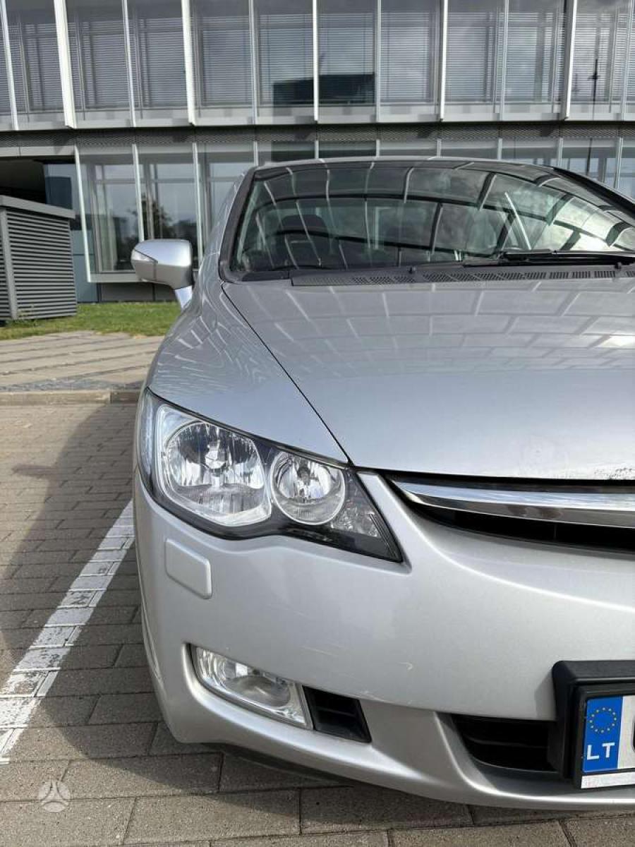Pelēks Honda Civic 2006 Viļņa, ar dzinēja tilpumu 1.80 L un nobraukumu 239 tūkst. km par 2050 €, foto 5 vietnē AUTOMOTO.COM.LV