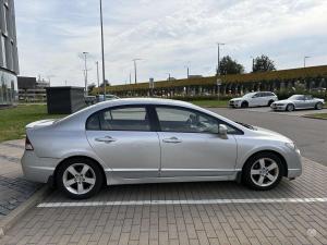 Pelēks Honda Civic 2006 Viļņa, ar dzinēja tilpumu 1.80 L un nobraukumu 239 tūkst. km par 2050 €, foto 8 vietnē AUTOMOTO.COM.LV