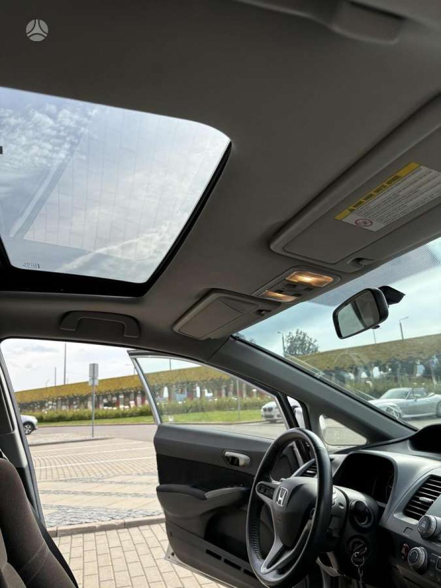 Pelēks Honda Civic 2006 Viļņa, ar dzinēja tilpumu 1.80 L un nobraukumu 239 tūkst. km par 2050 €, foto 10 vietnē AUTOMOTO.COM.LV