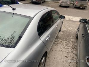 Pelēks Honda Civic 2007 Tallina, ar dzinēja tilpumu 1.30 L un nobraukumu 141 tūkst. km par 2100 €, foto 5 vietnē AUTOMOTO.COM.LV