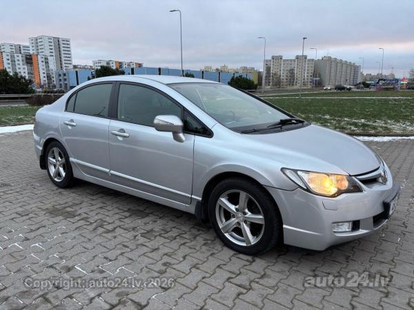 Grey Honda Civic 2007 in Tallinn, with an engine capacity of 1.30 L and mileage of 142 thousand km for 3300 €, photo 7 on AUTOMOTO.COM.LV