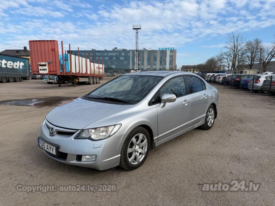 Grey Honda Civic 2007 in Tallinn, with an engine capacity of 1.80 L and mileage of 155 thousand km for 2699 €, photo 1 on AUTOMOTO.COM.LV