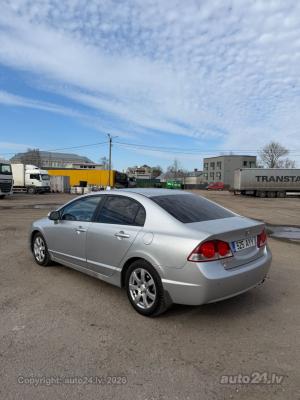 Grey Honda Civic 2007 in Tallinn, with an engine capacity of 1.80 L and mileage of 155 thousand km for 2699 €, photo 7 on AUTOMOTO.COM.LV