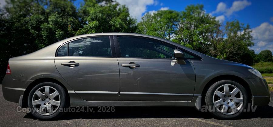 Серый Хонда Цивик 2007 в Рапла, объемом двигателя 1.80 л и пробегом 271 тыс. км за 2800 €, фото 4 на AUTOMOTO.COM.LV