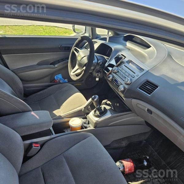 Pelēks Honda Civic 2007 Rīga, ar dzinēja tilpumu 1.80 L un nobraukumu 0 tūkst. km par 1300 €, foto 5 vietnē AUTOMOTO.COM.LV