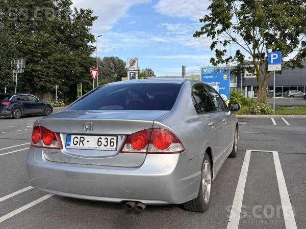 Серый Хонда Цивик 2007 в Рига, объемом двигателя 1.80 л и пробегом 340 тыс. км за 1200 €, фото 3 на AUTOMOTO.COM.LV