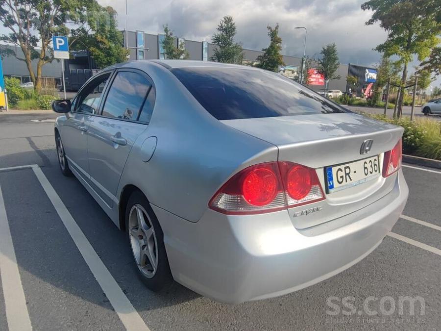 Серый Хонда Цивик 2007 в Рига, объемом двигателя 1.80 л и пробегом 340 тыс. км за 1200 €, фото 5 на AUTOMOTO.COM.LV