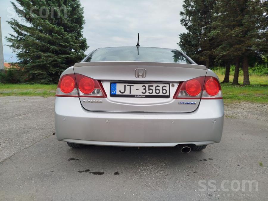 Pelēks Honda Civic 2007 Jelgava, ar dzinēja tilpumu 1.40 L un nobraukumu 246 tūkst. km par 1500 €, foto 3 vietnē AUTOMOTO.COM.LV