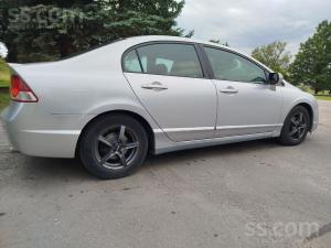Pelēks Honda Civic 2007 Jelgava, ar dzinēja tilpumu 1.40 L un nobraukumu 246 tūkst. km par 1500 €, foto 5 vietnē AUTOMOTO.COM.LV