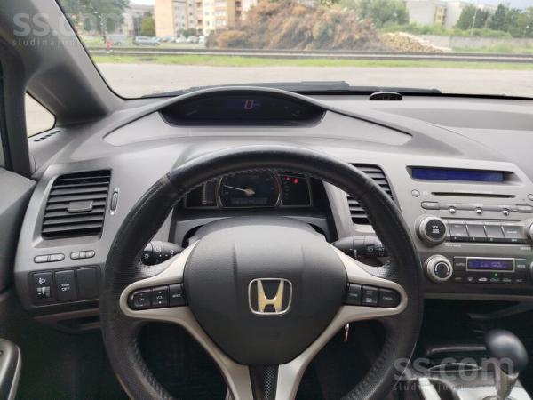 Pelēks Honda Civic 2007 Jelgava, ar dzinēja tilpumu 1.40 L un nobraukumu 246 tūkst. km par 1500 €, foto 6 vietnē AUTOMOTO.COM.LV