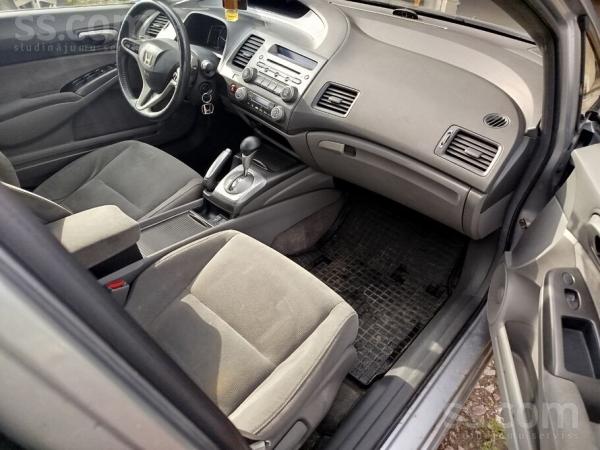 Pelēks Honda Civic 2007 Jelgava, ar dzinēja tilpumu 1.40 L un nobraukumu 246 tūkst. km par 1500 €, foto 8 vietnē AUTOMOTO.COM.LV