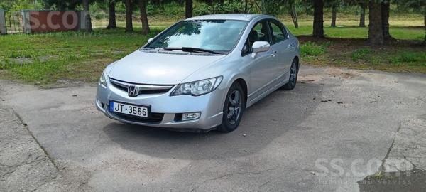 Grey Honda Civic 2007 in Jelgava, with an engine capacity of 1.40 L and mileage of 246 thousand km for 2100 €, photo 1 on AUTOMOTO.COM.LV