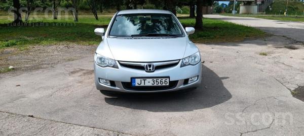Grey Honda Civic 2007 in Jelgava, with an engine capacity of 1.40 L and mileage of 246 thousand km for 2100 €, photo 3 on AUTOMOTO.COM.LV