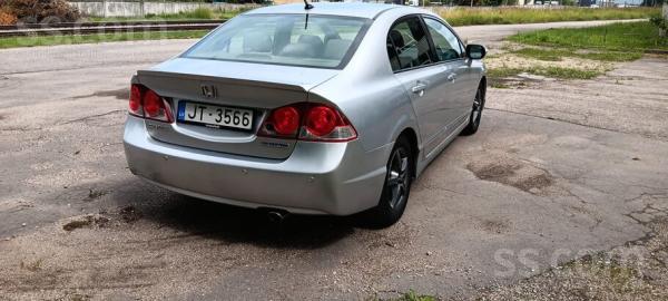 Grey Honda Civic 2007 in Jelgava, with an engine capacity of 1.40 L and mileage of 246 thousand km for 2100 €, photo 7 on AUTOMOTO.COM.LV