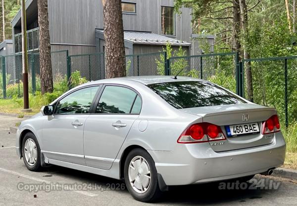 Grey Honda Civic 2007 in Tallinn, with an engine capacity of 1.30 L and mileage of 148 thousand km for 3690 €, photo 5 on AUTOMOTO.COM.LV