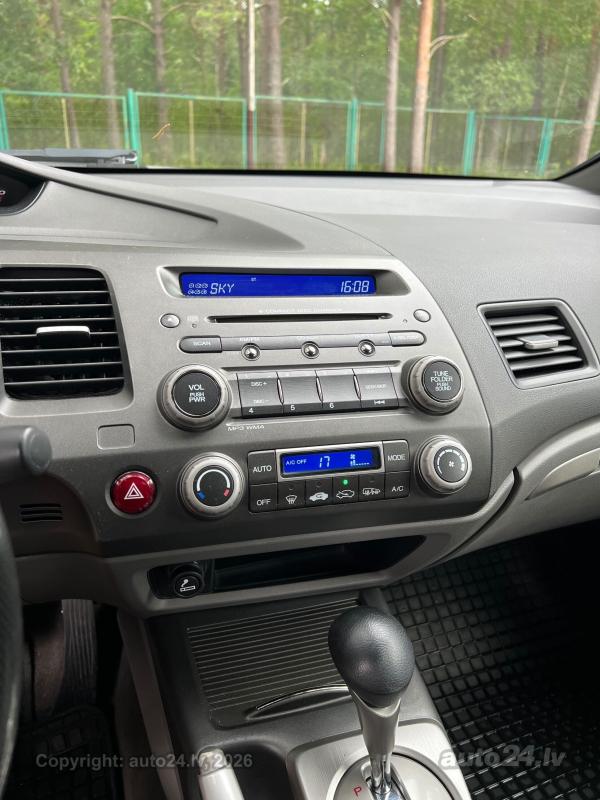 Grey Honda Civic 2007 in Tallinn, with an engine capacity of 1.30 L and mileage of 148 thousand km for 3690 €, photo 8 on AUTOMOTO.COM.LV