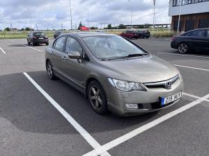 Grey Honda Civic 2007 in Tallinn, with an engine capacity of 1.80 L and mileage of 250 thousand km for 1800 €, photo 4 on AUTOMOTO.COM.LV