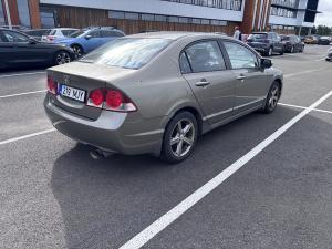 Grey Honda Civic 2007 in Tallinn, with an engine capacity of 1.80 L and mileage of 250 thousand km for 1800 €, photo 5 on AUTOMOTO.COM.LV
