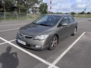 Grey Honda Civic 2007 in Tallinn, with an engine capacity of 1.80 L and mileage of 250 thousand km for 1800 €, photo 8 on AUTOMOTO.COM.LV