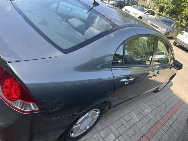 Honda Civic 2007 Kauņa vietnē Pelēks Honda Civic 2007 Kauņa, ar dzinēja tilpumu 1.34 L un nobraukumu 301 tūkst. km par 1350 €, foto 5 vietnē AUTOMOTO.COM.LV