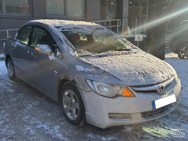 Pelēks Honda Civic 2008 Kauņa, ar dzinēja tilpumu 1.30 L un nobraukumu 180 tūkst. km par 1200 €, foto 2 vietnē AUTOMOTO.COM.LV