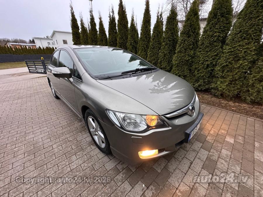 Pelēks Honda Civic 2008 Tallina, ar dzinēja tilpumu 1.80 L un nobraukumu 200 tūkst. km par 2350 €, foto 1 vietnē AUTOMOTO.COM.LV