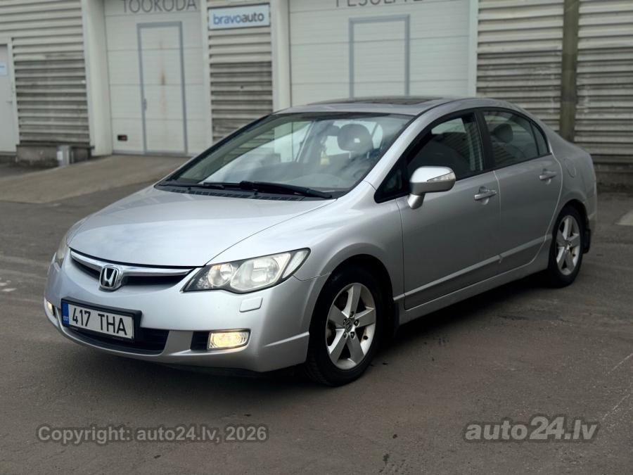 Grey Honda Civic 2008 in Tallinn, with an engine capacity of 1.80 L and mileage of 190 thousand km for 2600 €, photo 4 on AUTOMOTO.COM.LV