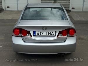 Grey Honda Civic 2008 in Tallinn, with an engine capacity of 1.80 L and mileage of 190 thousand km for 2600 €, photo 5 on AUTOMOTO.COM.LV