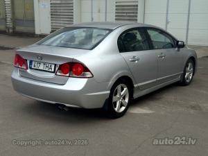 Grey Honda Civic 2008 in Tallinn, with an engine capacity of 1.80 L and mileage of 190 thousand km for 2600 €, photo 7 on AUTOMOTO.COM.LV