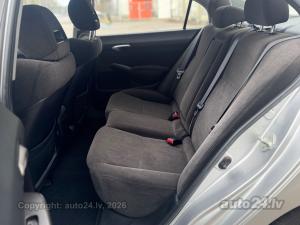 Grey Honda Civic 2008 in Tallinn, with an engine capacity of 1.80 L and mileage of 190 thousand km for 2600 €, photo 9 on AUTOMOTO.COM.LV