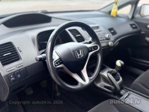 Grey Honda Civic 2008 in Tallinn, with an engine capacity of 1.80 L and mileage of 190 thousand km for 2600 €, photo 10 on AUTOMOTO.COM.LV