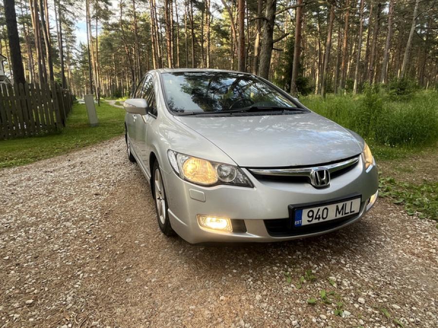 Pelēks Honda Civic 2008 Narva-Jēsū, ar dzinēja tilpumu 1.80 L un nobraukumu 146 tūkst. km par 2290 €, foto 3 vietnē AUTOMOTO.COM.LV