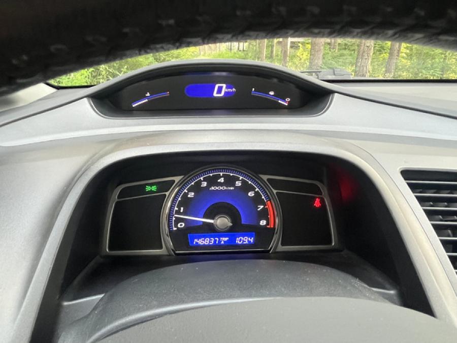 Pelēks Honda Civic 2008 Narva-Jēsū, ar dzinēja tilpumu 1.80 L un nobraukumu 146 tūkst. km par 2290 €, foto 10 vietnē AUTOMOTO.COM.LV