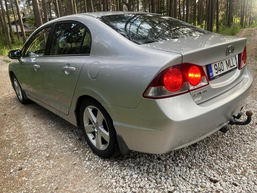 Pelēks Honda Civic 2008 Narva-Jēsū, ar dzinēja tilpumu 1.80 L un nobraukumu 146 tūkst. km par 2290 €, foto 17 vietnē AUTOMOTO.COM.LV