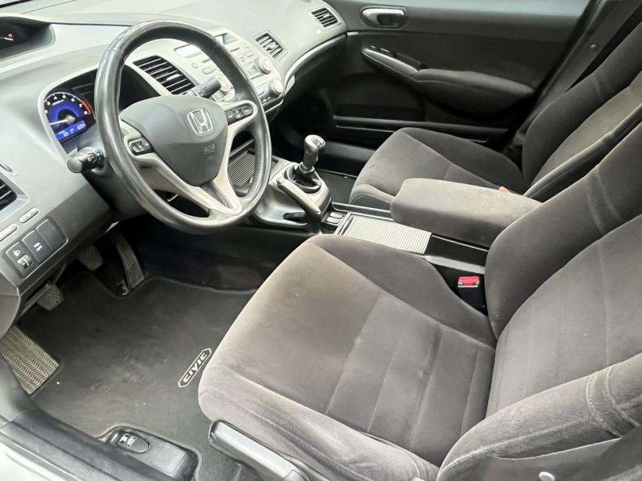 Pelēks Honda Civic 2008 Narva-Jēsū, ar dzinēja tilpumu 1.80 L un nobraukumu 146 tūkst. km par 2290 €, foto 20 vietnē AUTOMOTO.COM.LV