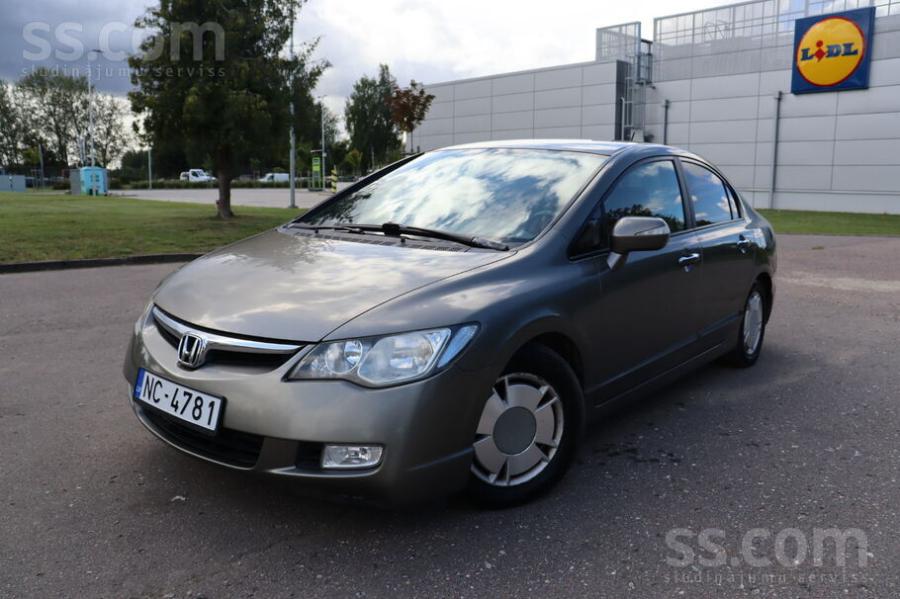 Pelēks Honda Civic 2008 Rīga, ar dzinēja tilpumu 1.40 L un nobraukumu 371 tūkst. km par 2790 €, foto 1 vietnē AUTOMOTO.COM.LV
