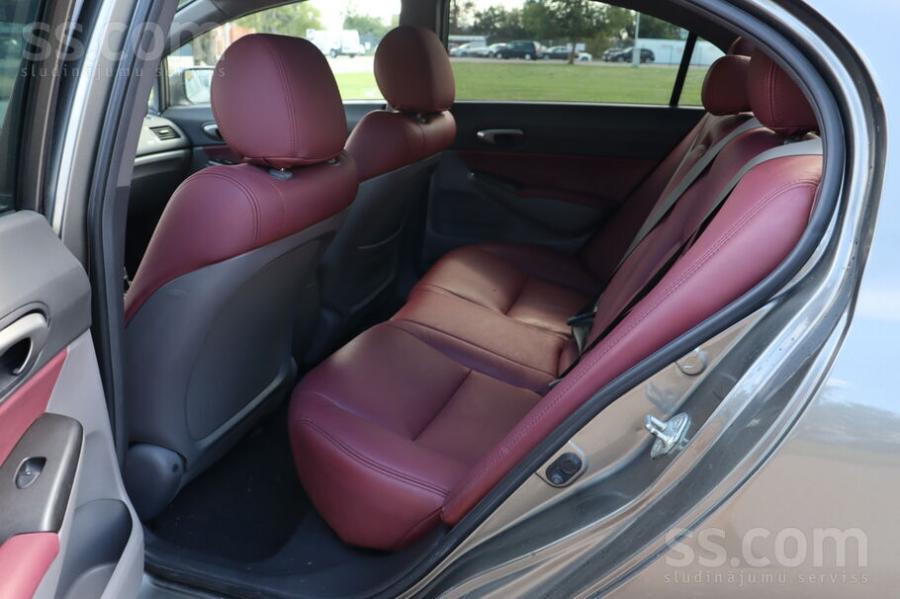 Pelēks Honda Civic 2008 Rīga, ar dzinēja tilpumu 1.40 L un nobraukumu 371 tūkst. km par 2790 €, foto 9 vietnē AUTOMOTO.COM.LV