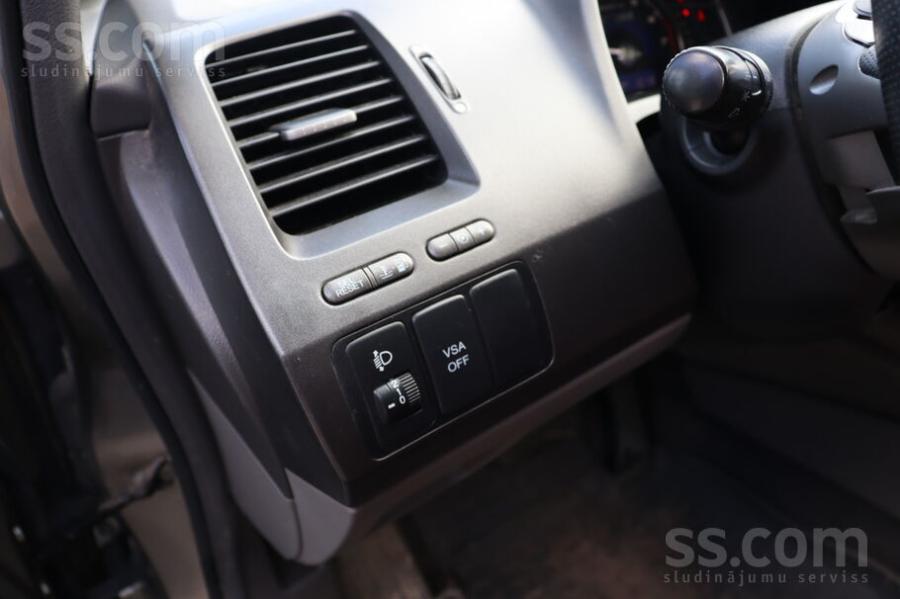Pelēks Honda Civic 2008 Rīga, ar dzinēja tilpumu 1.40 L un nobraukumu 371 tūkst. km par 2790 €, foto 10 vietnē AUTOMOTO.COM.LV