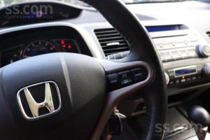 Pelēks Honda Civic 2008 Rīga, ar dzinēja tilpumu 1.40 L un nobraukumu 371 tūkst. km par 2790 €, foto 12 vietnē AUTOMOTO.COM.LV