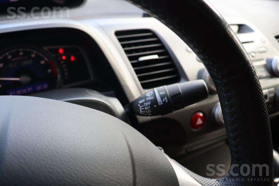 Pelēks Honda Civic 2008 Rīga, ar dzinēja tilpumu 1.40 L un nobraukumu 371 tūkst. km par 2790 €, foto 14 vietnē AUTOMOTO.COM.LV