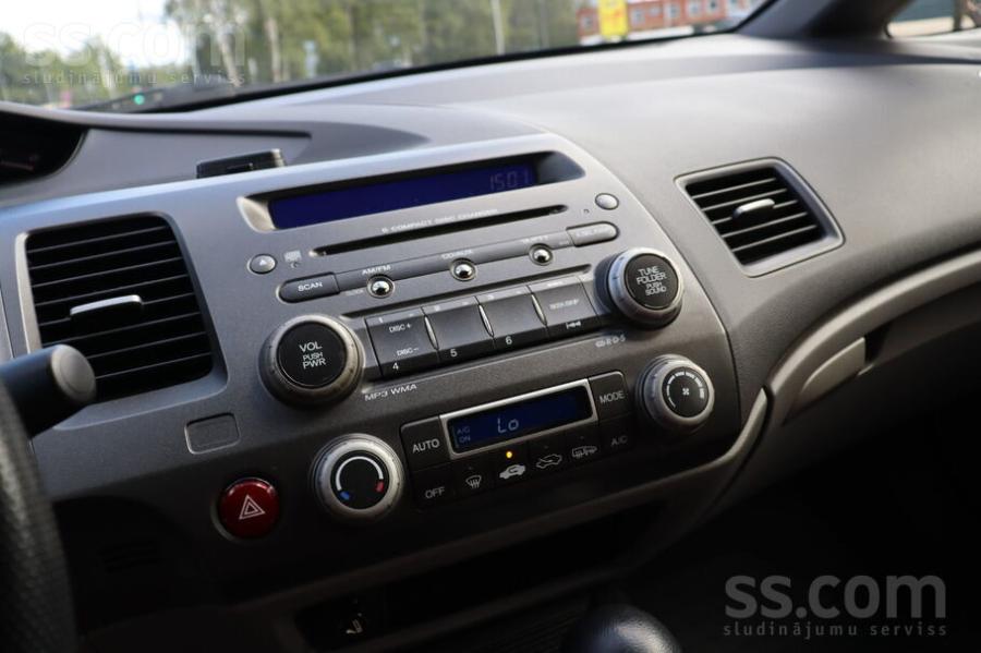 Pelēks Honda Civic 2008 Rīga, ar dzinēja tilpumu 1.40 L un nobraukumu 371 tūkst. km par 2790 €, foto 16 vietnē AUTOMOTO.COM.LV