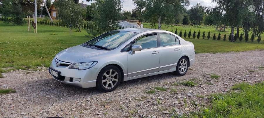 Grey Honda Civic 2008 in Vilnius, with an engine capacity of 1.30 L and mileage of 230 thousand km for 1250 €, photo 5 on AUTOMOTO.COM.LV