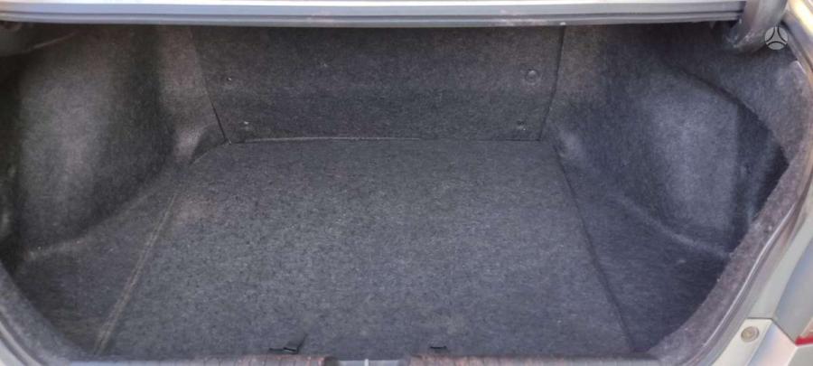 Grey Honda Civic 2008 in Vilnius, with an engine capacity of 1.30 L and mileage of 230 thousand km for 1250 €, photo 10 on AUTOMOTO.COM.LV
