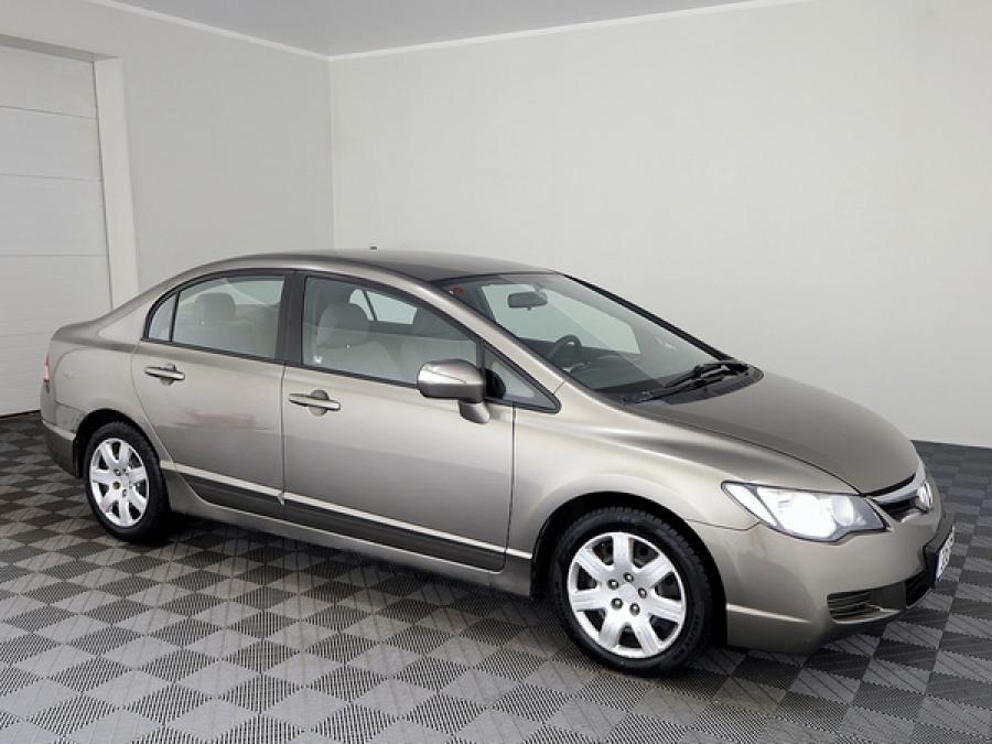 Pelēks Honda Civic 2008 Tallina, ar dzinēja tilpumu 1.80 L un nobraukumu 338 tūkst. km par 1899 €, foto 1 vietnē AUTOMOTO.COM.LV