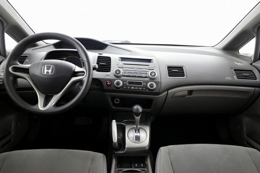 Pelēks Honda Civic 2008 Tallina, ar dzinēja tilpumu 1.80 L un nobraukumu 338 tūkst. km par 1899 €, foto 6 vietnē AUTOMOTO.COM.LV