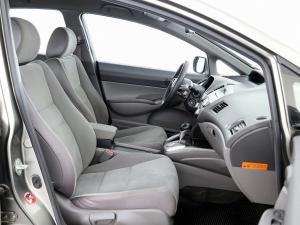 Pelēks Honda Civic 2008 Tallina, ar dzinēja tilpumu 1.80 L un nobraukumu 338 tūkst. km par 1899 €, foto 16 vietnē AUTOMOTO.COM.LV