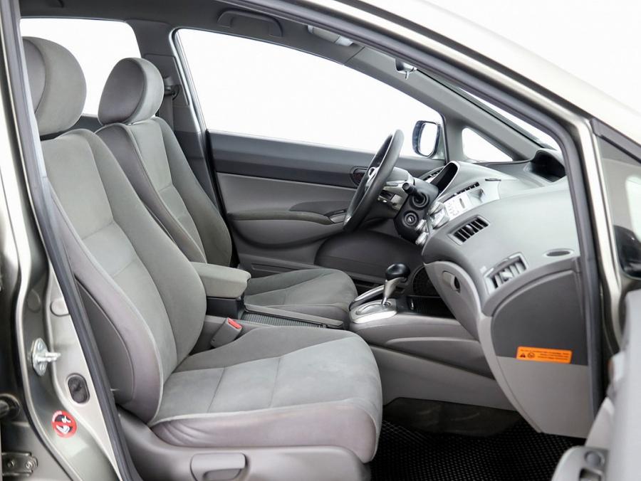 Pelēks Honda Civic 2008 Tallina, ar dzinēja tilpumu 1.80 L un nobraukumu 338 tūkst. km par 1899 €, foto 16 vietnē AUTOMOTO.COM.LV