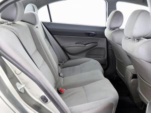 Pelēks Honda Civic 2008 Tallina, ar dzinēja tilpumu 1.80 L un nobraukumu 338 tūkst. km par 1899 €, foto 17 vietnē AUTOMOTO.COM.LV