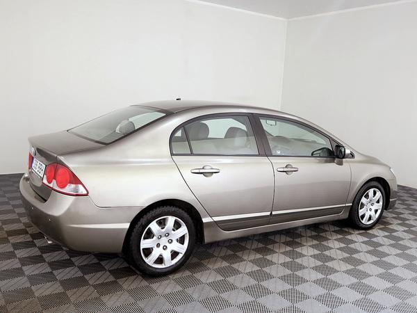 Pelēks Honda Civic 2008 Tallina, ar dzinēja tilpumu 1.80 L un nobraukumu 338 tūkst. km par 1899 €, foto 4 vietnē AUTOMOTO.COM.LV