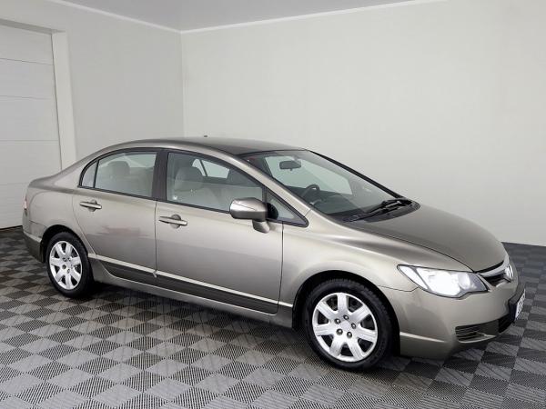Pelēks Honda Civic 2008 Tallina, ar dzinēja tilpumu 1.80 L un nobraukumu 338 tūkst. km par 1899 €, foto 11 vietnē AUTOMOTO.COM.LV
